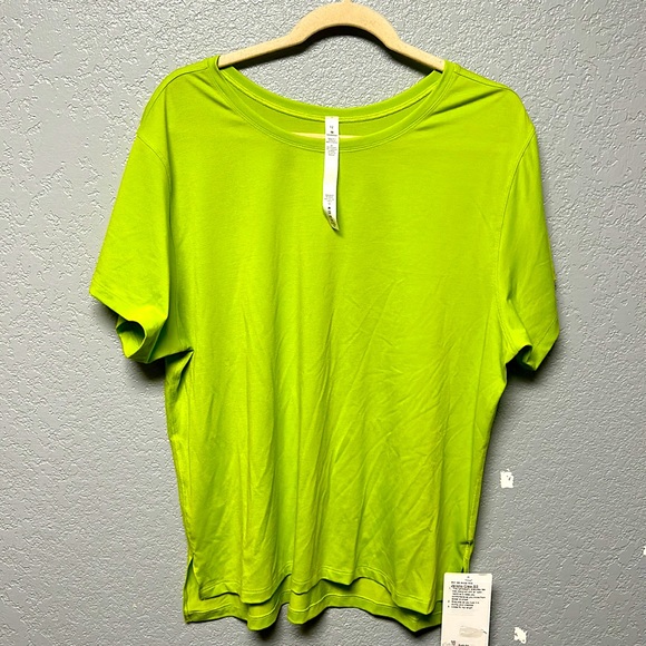 lululemon athletica | Tops | Nwt Lululemon Jericho Crew Ss Neon Green ...